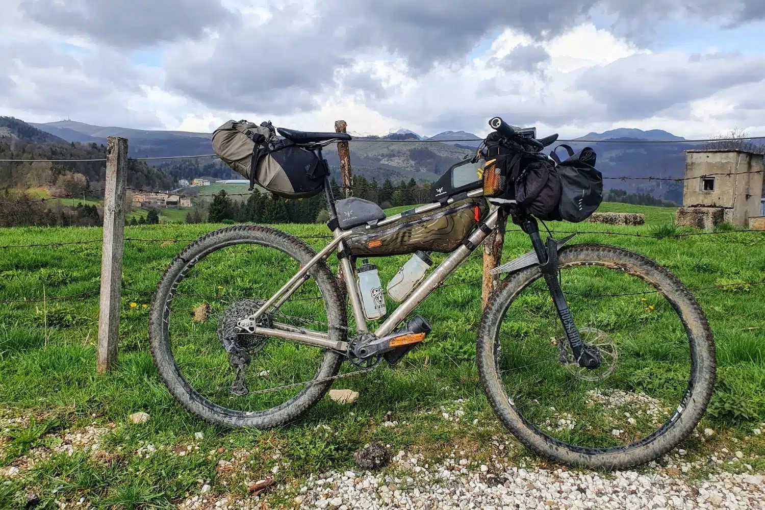 Bikepacking mit dem Mountainbike » für Touren im Gelände!